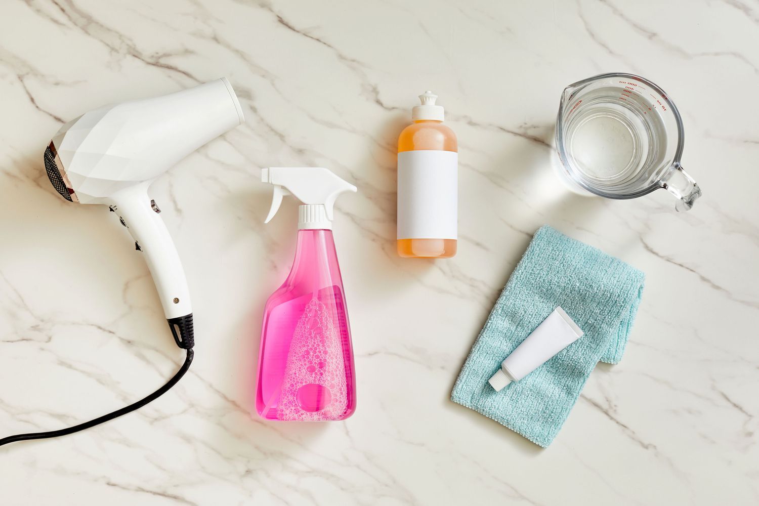 How to Clean Plexiglass Safely and Effectively Without Scratching ...