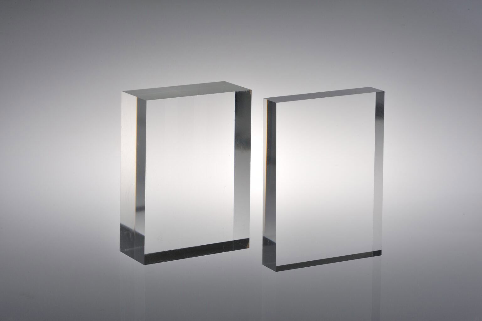 Acrylic vs Perspex: Make the Right Choice for Projects